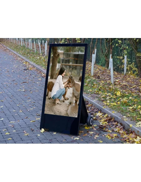 Lavagna digitale pubblicitaria portatile